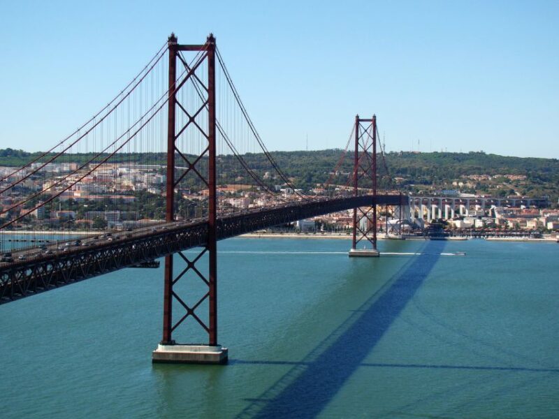 Lisbons South Side, River Tejo & 3-Hour Walking Tour - Key Points
