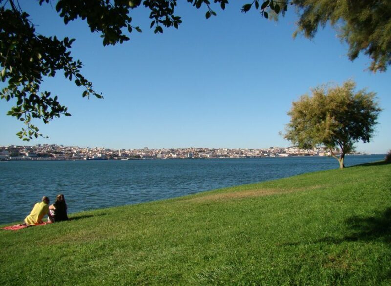 Lisbons South Side, River Tejo & 3-Hour Walking Tour - In-Depth Breakdown of the Tour Itinerary
