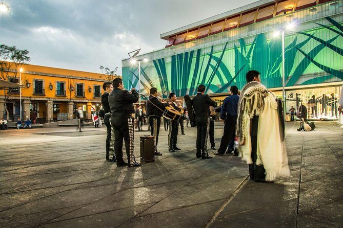 Live a Mexican Night in Plaza de los Mariachis - An In-Depth Look at the Experience