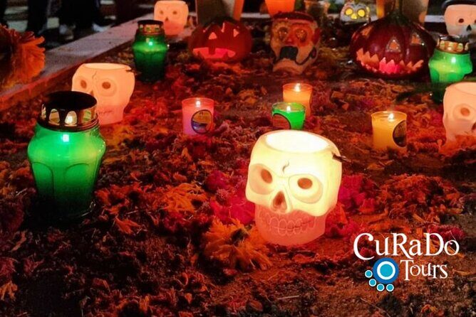Live Noche de Muertos at Xochimilco: Dinner and local beers - What You Can Expect from the Experience
