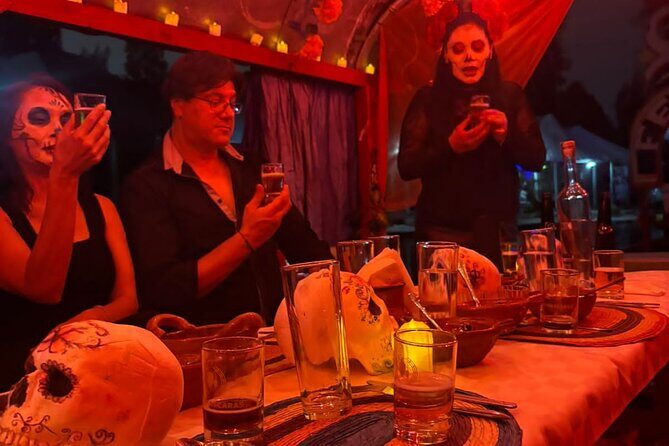 Live Noche de Muertos at Xochimilco: Dinner and local beers - FAQ