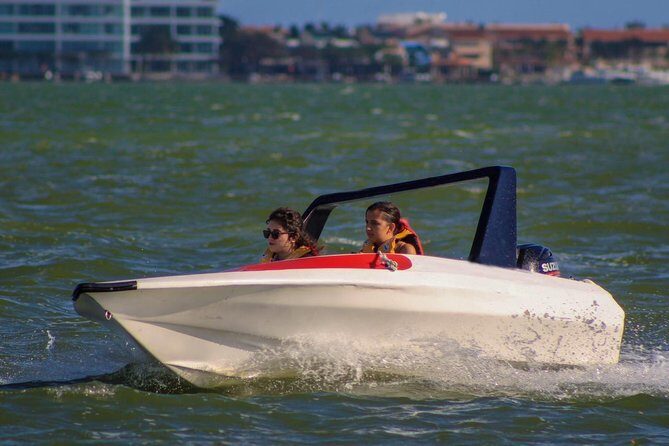 Live the experience of driving an Speedboat & Snorkel in CANCUN - A Deep Dive into the Speedboat & Snorkel Experience