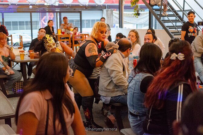 Live the Fight together with a Tacos and Tequila Fighter and more - Why This Tour Stands Out