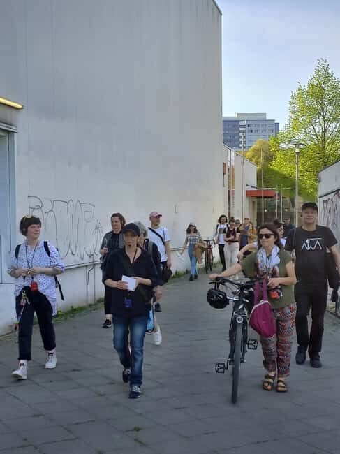Living in the Shadow of Berlins Nightlife - A City Tour - Key Points
