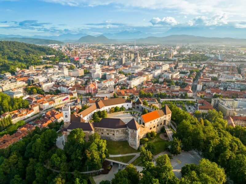 Ljubljana: 2.5h walking tour with local guide - FAQ