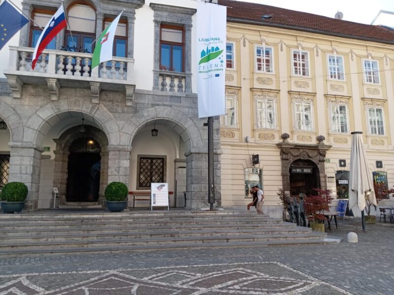 Ljubljana: City Center Walking Tour History Experience - The Itinerary: Exploring Ljubljana’s Heart