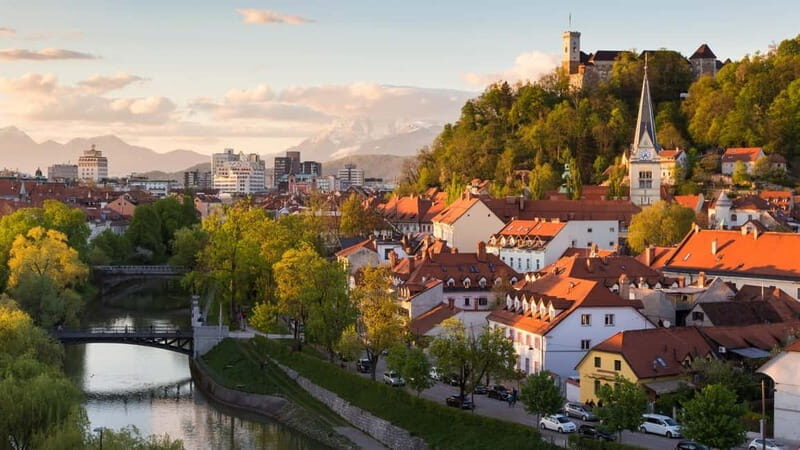 Ljubljana: Old Town Private Walking Tour with a Local Guide - Key Points