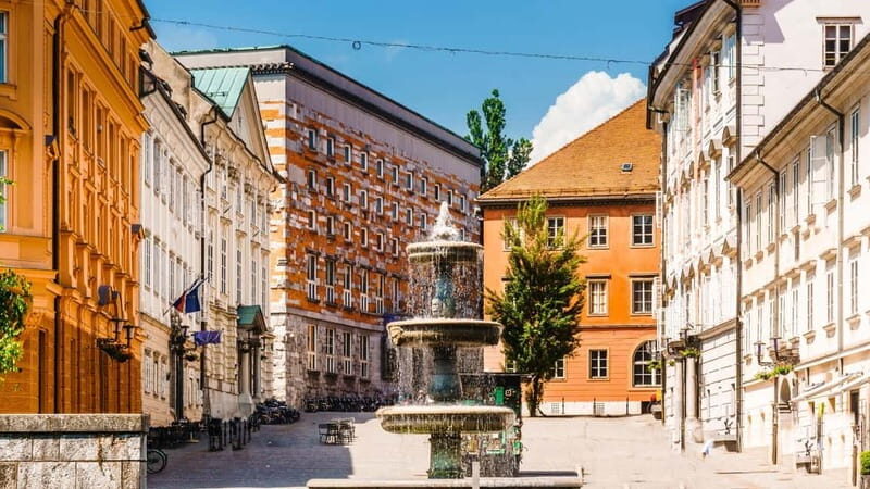 Ljubljana: Old Town Private Walking Tour with a Local Guide - Additional Highlights and Hidden Gems