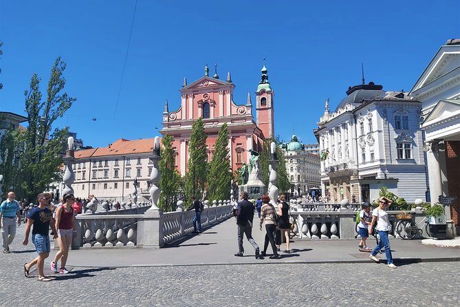 Ljubljana Sightseeing Tour by Electric Bikes - Key Points