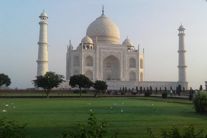 LOCAL Agra :Taj Mahal Sunrise and Sunset Private Tour by Car - FAQ