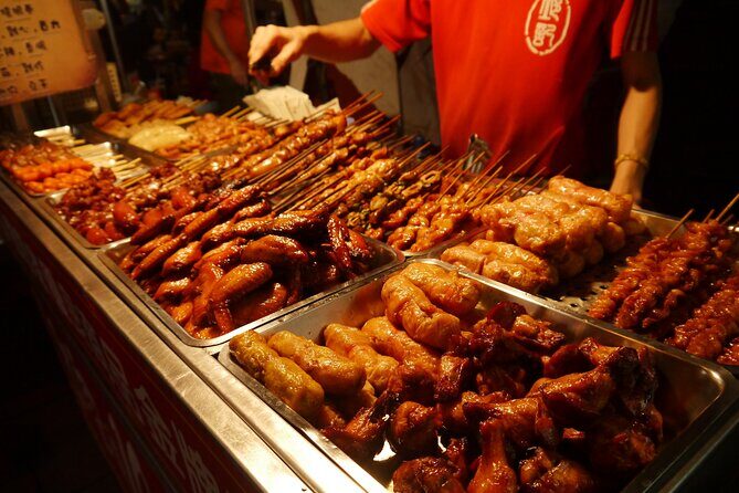 Local Favorites: Taiwan Night Market Food Tour in 2 hours - Key Points