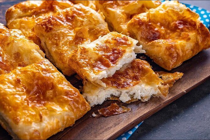 Local Food and History Tour of Bucharest with Local Foodie - Key Points