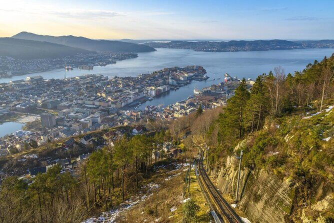 Local food tasting & Excursion with a city view from the top 4pax - Introduction