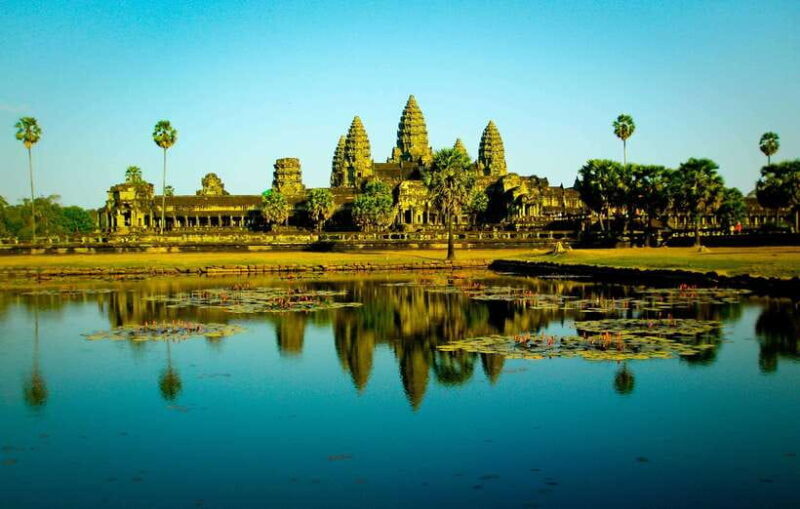 Local French Speaking Guide for Angkor Wat Day Tour - Key Points