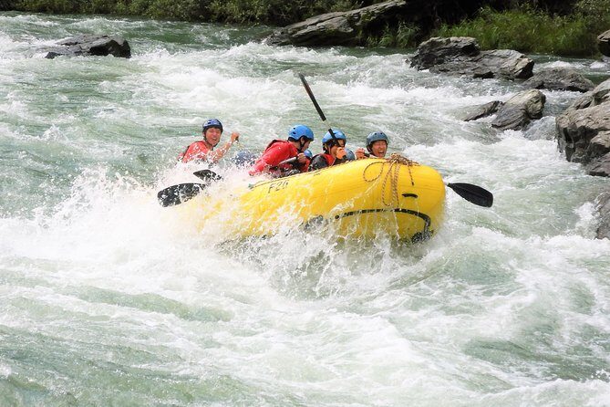 Local half past 12 meeting, rafting tour half day (3 hours) - Introduction