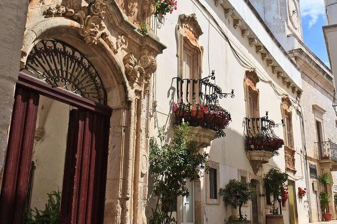 Locorotondo 2-hour private tour: a place to fall in love with - Key Points