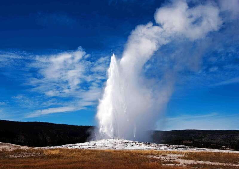 Lodging at Old Faithful Yellowstone & Grand Teton 4-Day Tour - Key Points