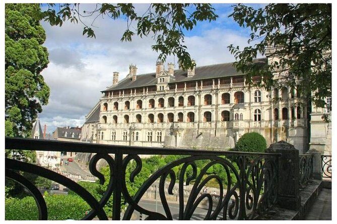 Loire Valley 2 Days private tour all inclusive from Paris with train tickets - Authentic Experiences and What Travelers Say