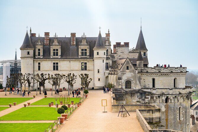 Loire Valley Amboise Royal Castle & Clos Luce Da Vinci Castle - Transportation and Group Dynamic: Traveling Comfortably and Intimately