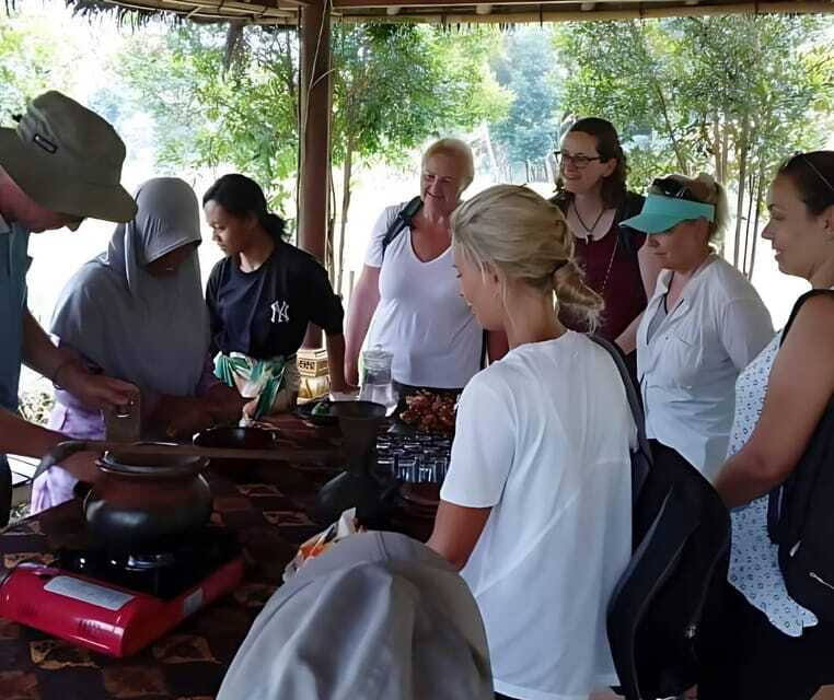 Lombok Bonjeruk Village Biking Tour + City Tour - FAQ