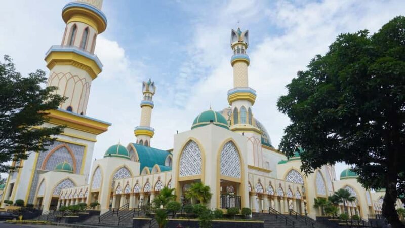 Lombok: City, Culture, Heritage & Beach Tour - Key Points