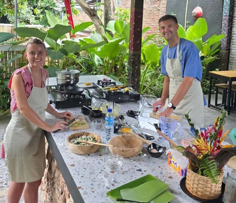 Lombok: Cooking Class Lombok Cuisine with Documentation - A Practical Introduction to the Lombok Cooking Class
