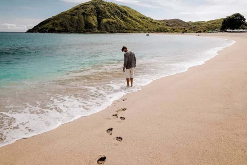 Lombok : Hidden Beach : Tomang Omang, Semeti & Mawun Beach - An In-Depth Look at the Lombok Beach Tour