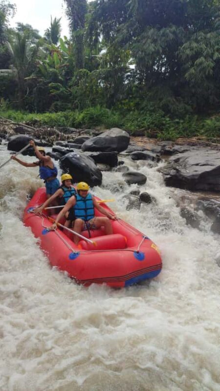 Lombok : Islamic Centre, Balinese Temple end River Rafting - Key Points