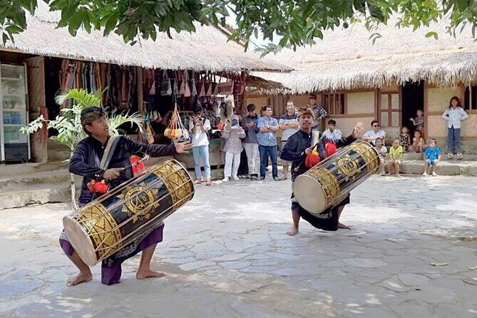 Lombok : Sasak Traditional Stick Fight and Gendang Beleq Dance - Practical Details & What It Means for Your Trip