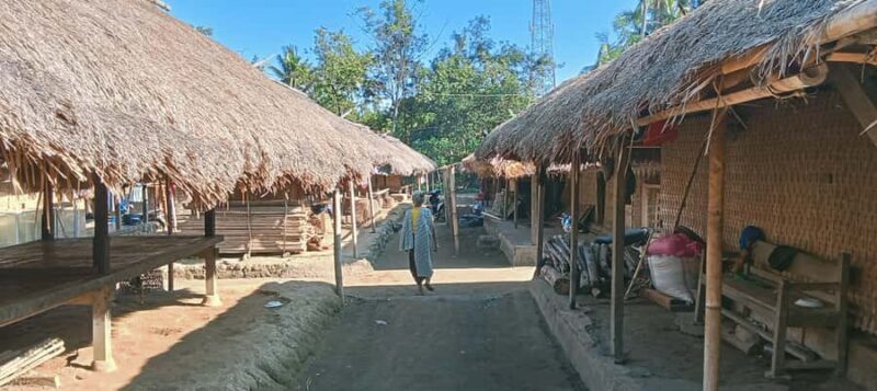 Lombok Senaru: Sasak Village, Waterfall & River Tubing Tour - Analyzing the Value and Practicalities