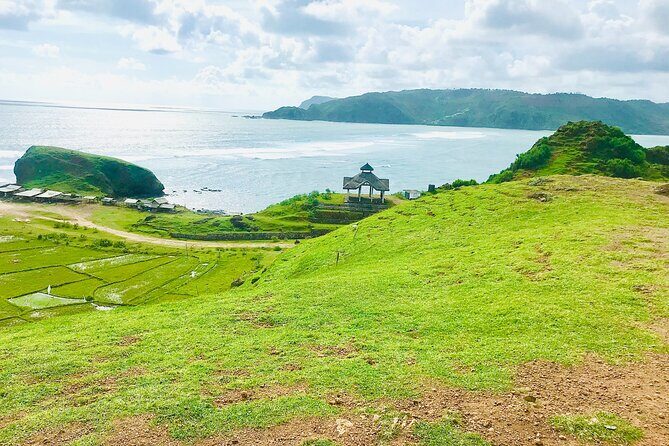 Lombok South Beach and Traditional Village Tour - Real Traveler Perspectives