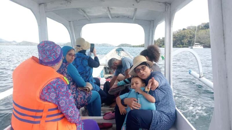 Lombok: Southwest Secret Islands Private Boat Experience - Key Points