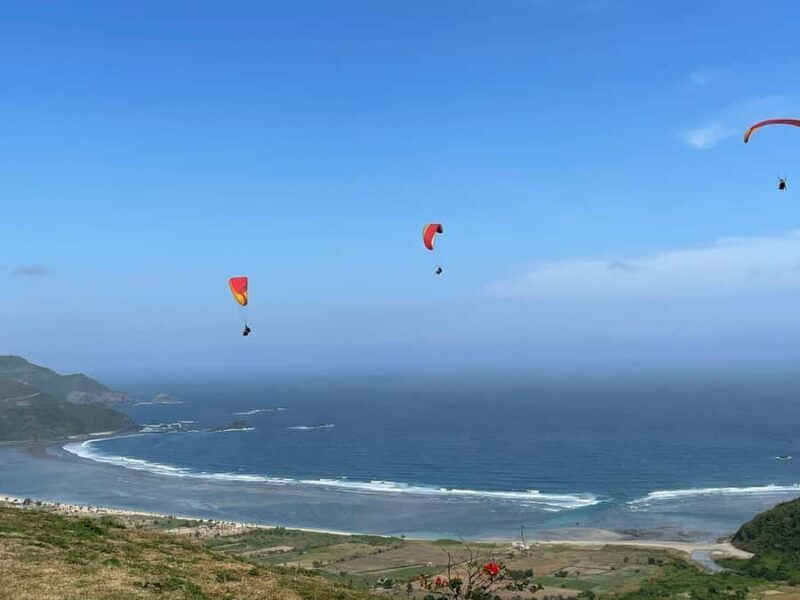 Lombok : Tandem Paragliding with Pilot & Beach Tour - FAQs