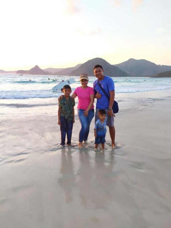 Lombok: Waterfall, Beach, and Weaving Village Day Trip - Key Points