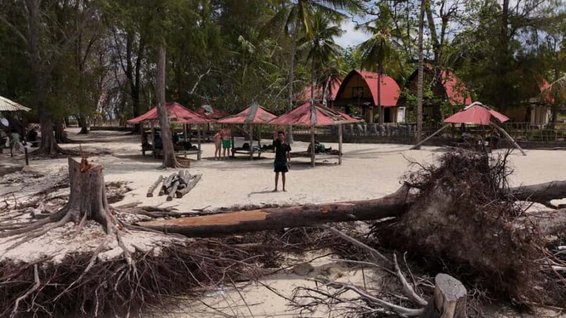 Lombok: Waterfall, Beach, and Weaving Village Day Trip - Practical Aspects of the Tour