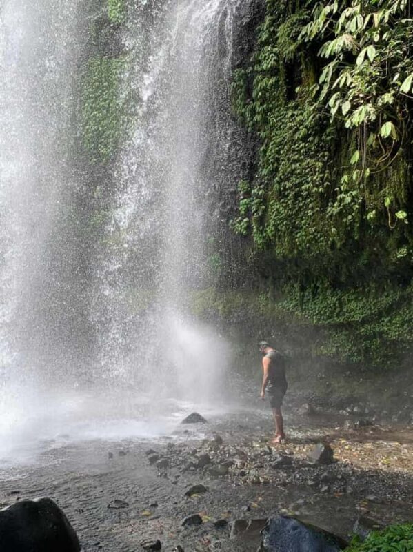 Lombok: Waterfalls, Selong Hill, & Malimbu Hill Tour - Key Points