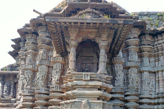Lonar Lake Expedition: Exploring a Unique Meteorite Crater Lake - Lunch Break and Local Flavors