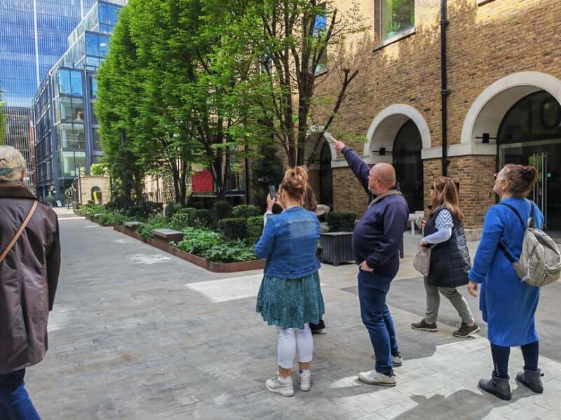 London: 1 to 1 City of London Walking Tour with Ex-Detective - The Unique Benefit of a Former Detective as a Guide