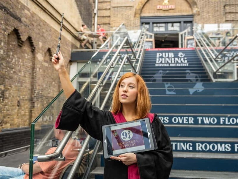 London: 18+ Harry Potter Tour with Cocktail Stop! - A Walk Through the City with a Magical Twist