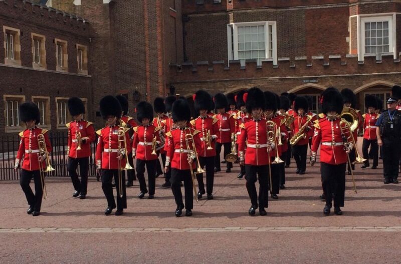 London: 30 Top City Sights Guided Group Walking Tour - Who Is This Tour Best For?