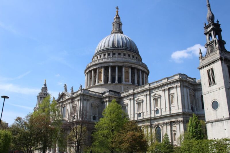 London: 4-Hour Panoramic Tour by Black Taxi - The Guide and Personal Experience