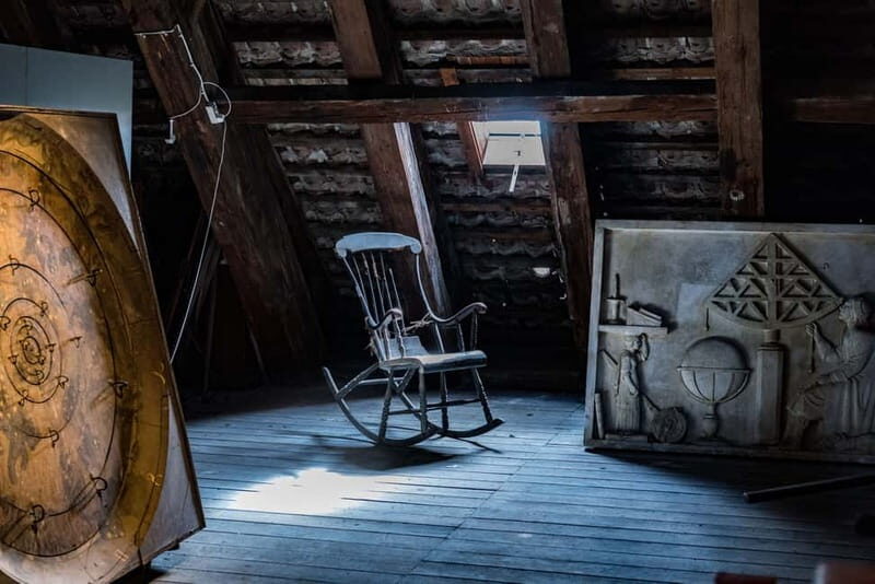 London: A Haunted Adventure with Magical Pendulum - The Experience and Guide Quality