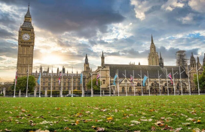 London: Amazing London Walking Tour  50+ Iconic Landmarks - Key Points