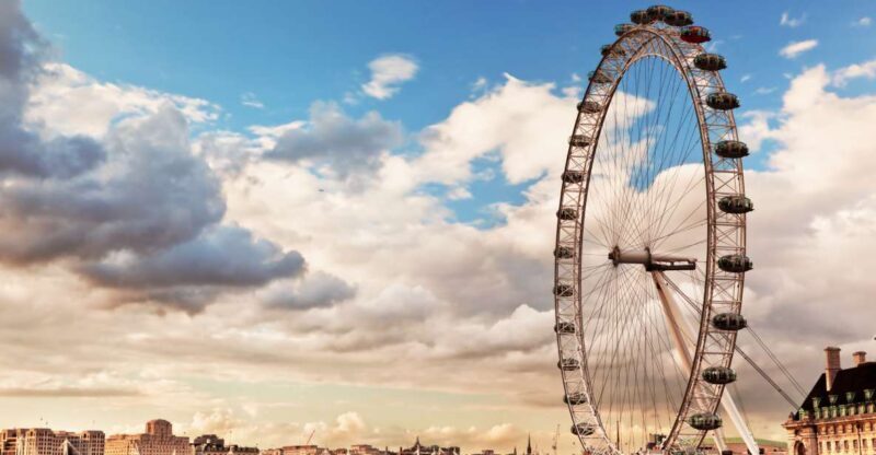 London: App-Based Walking Tour with 30 Stops - Key Points
