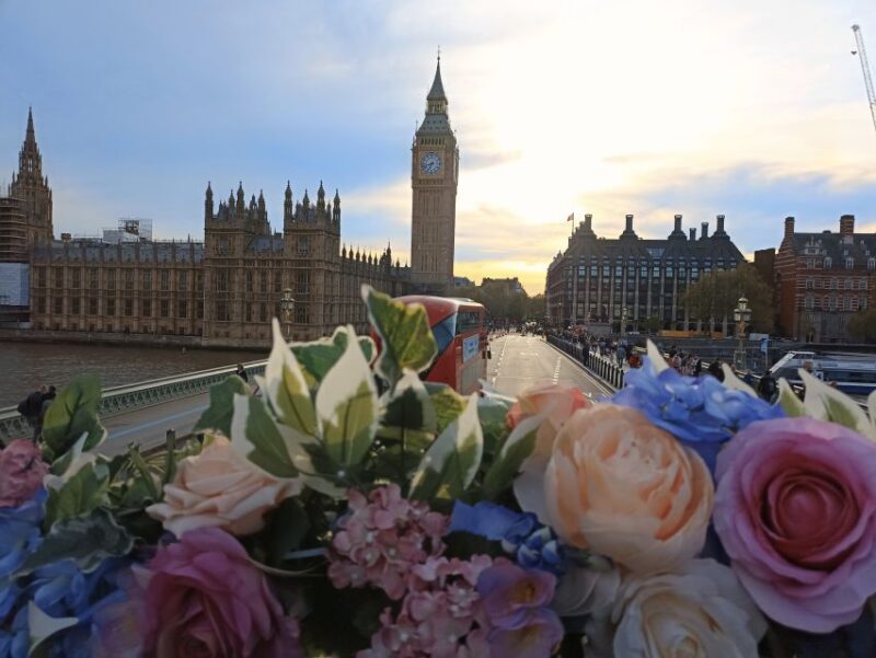 London: Bar Bus Tour by Tootbus - Authentic Traveler Perspective