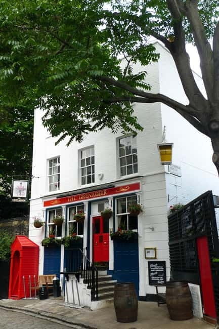 London: Belgravia Pub Crawl with 6 Pubs - Starting Point: Hyde Park Corner Station and The Lanesborough Hotel