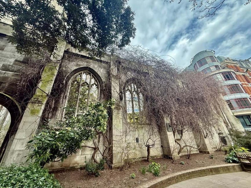 London Blitz Tour - Explore City of London Wartime History - Exploring Londons Wartime Past: A Detailed Walk Through the Blitz Tour