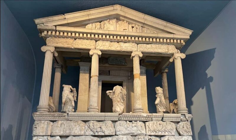 London: Bloomsbury Guided Tour & British Museum Visit - The Experience: A Deep Dive