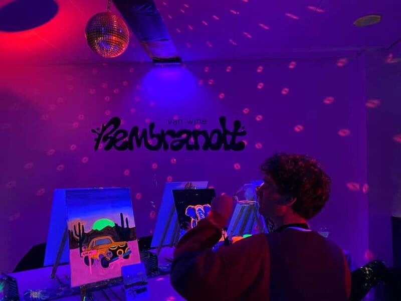 London: Bottomless Sip & Paint in the Dark - Introducing the Bottomless Sip & Paint in the Dark Experience in London