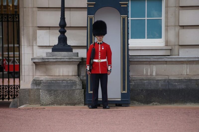 London: Buckingham Palace and Changing of the Guards Tour - Who Will Love This Tour?